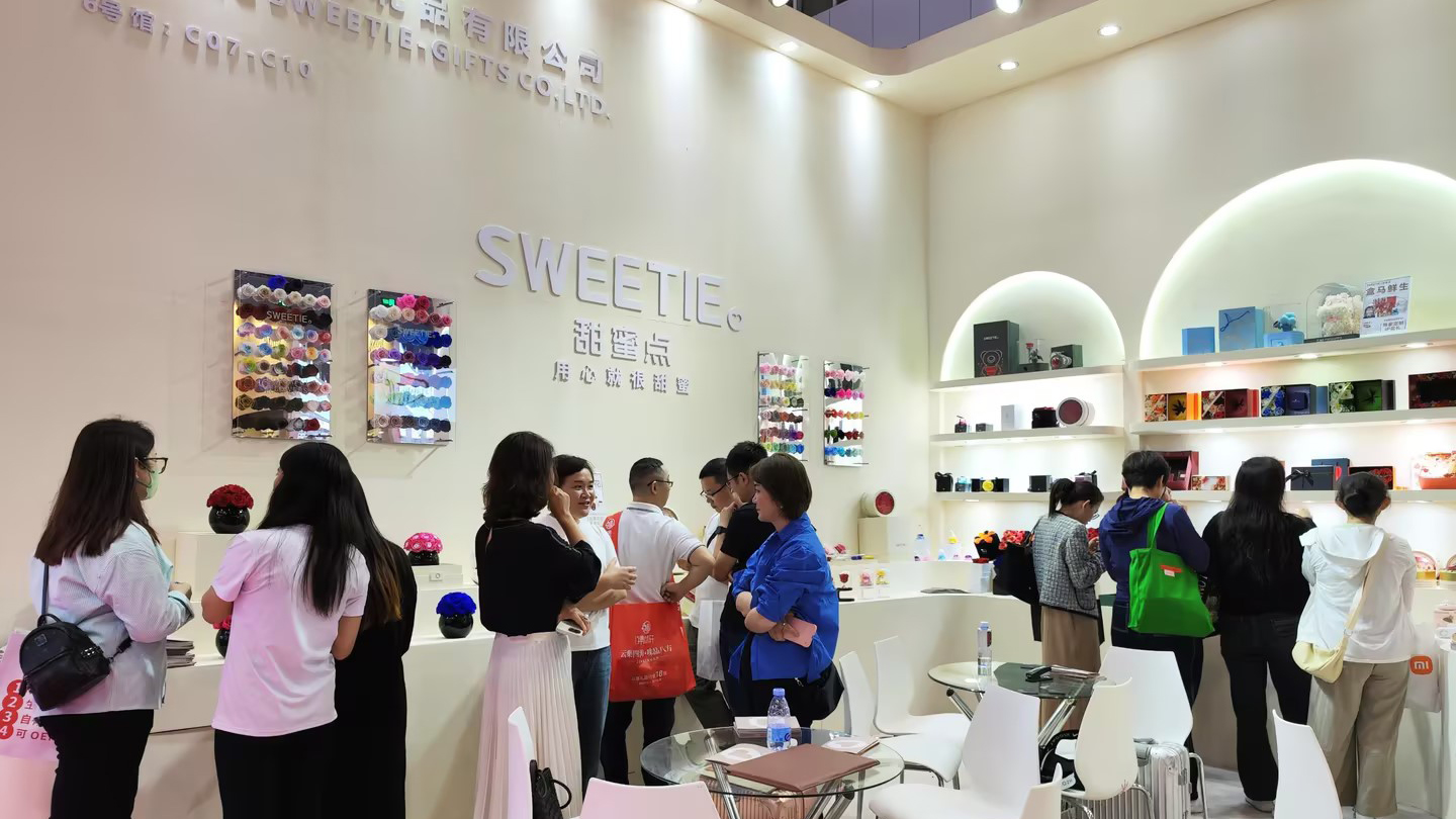 How to Boost Preserved Flower Sales with Smarter Displays - sweetie ...