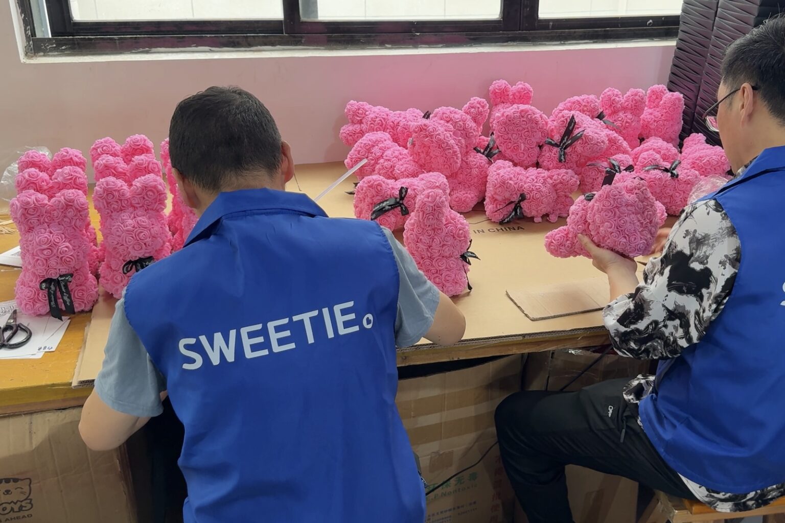 How to Select the Right Rose Bear Factory in China for Wholesale Buyers